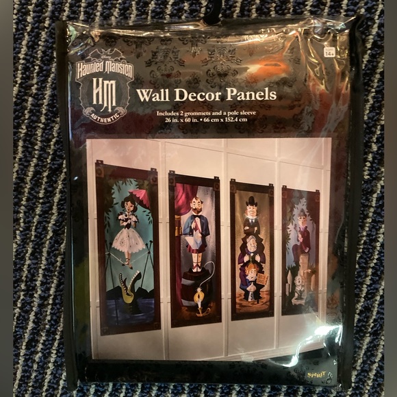 Disney | Holiday | New Disney Haunted Mansion Stretch Portraits Wall ...
